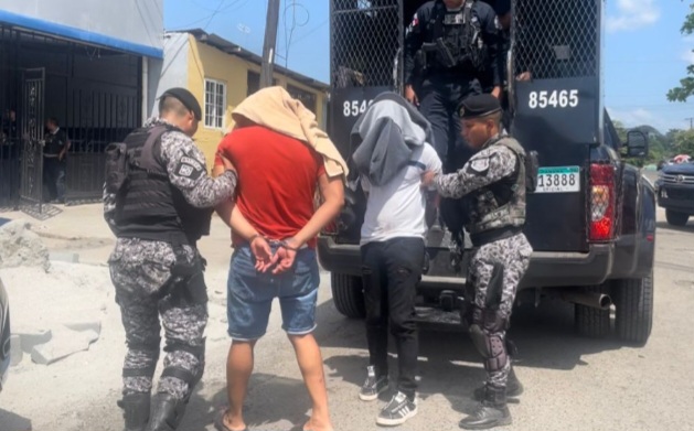 Decomisan armas de fuego y aprehenden a varias personas tras operativos en Pedregal | Día a Día