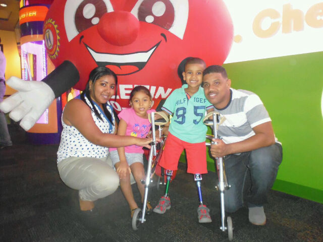 Niño símbolo de la Teletón está de cumpleaños hoy | Día a Día