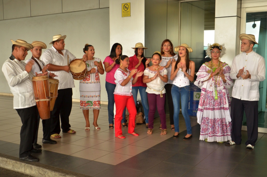 Formó su tamborito | Día a Día