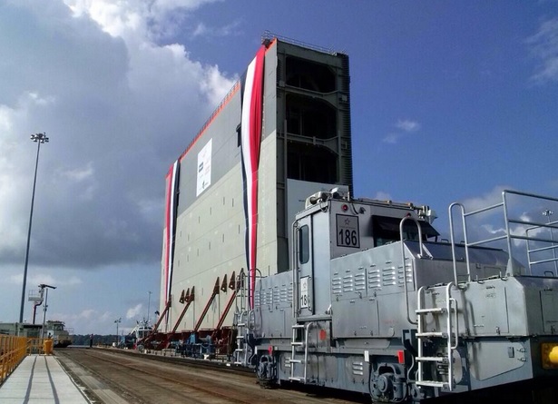 GUPC instala vagón para funcionamiento de nuevas compuertas del Canal ...