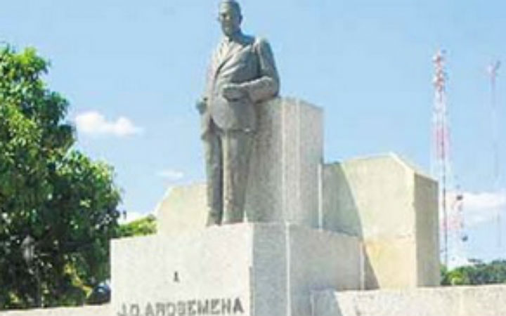 Exhuman restos de expresidente panameño Juan Demóstenes Arosemena | Día ...