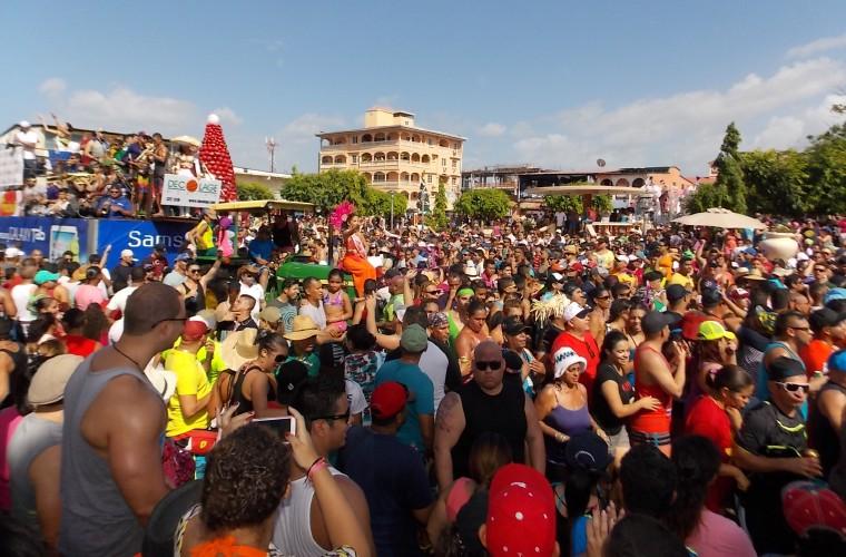 Cola'os en los culecos | Día a Día