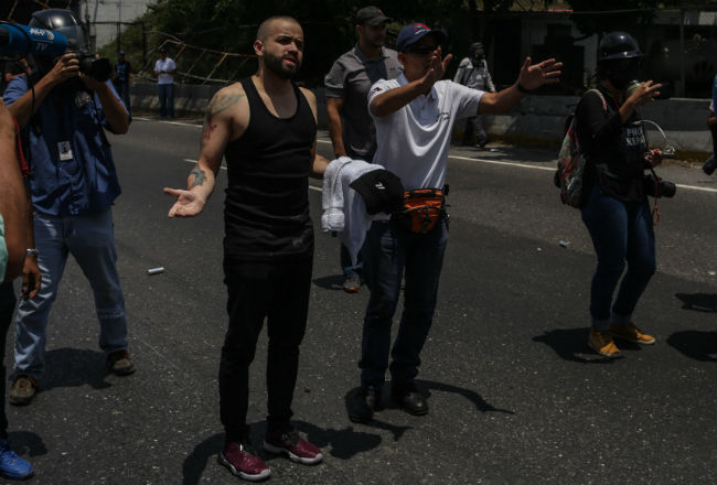 Nacho salió a las calles a luchar por Venezuela | Día a Día