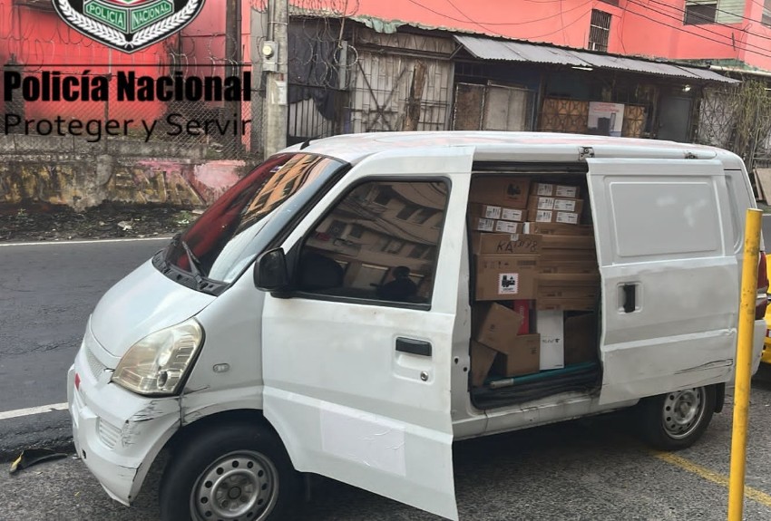 Caen dos ciudadanos por robo a mano armada en local comercial en ...