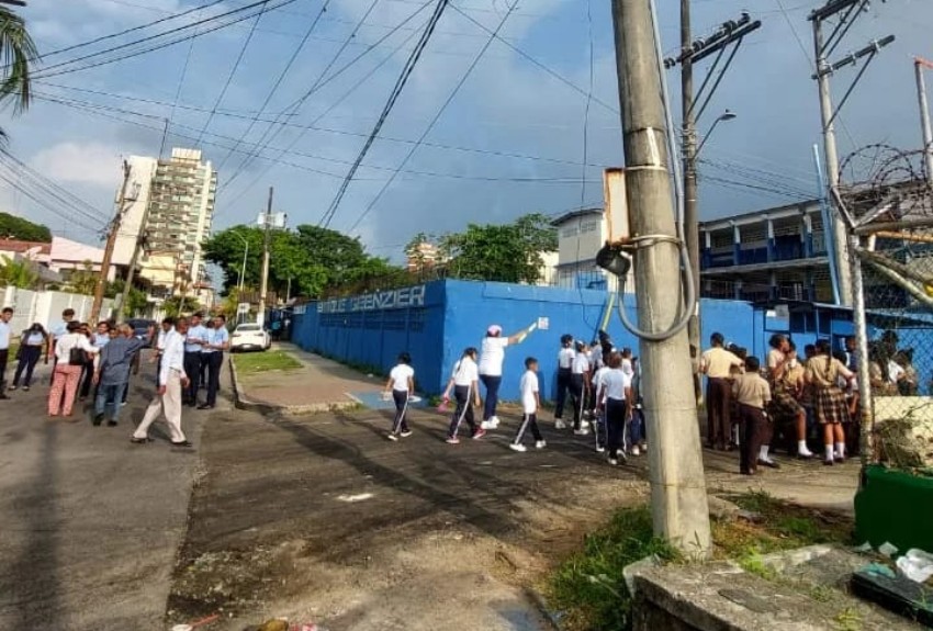 Protestan por uso de vía cerca a centros educativos para abastecimiento ...